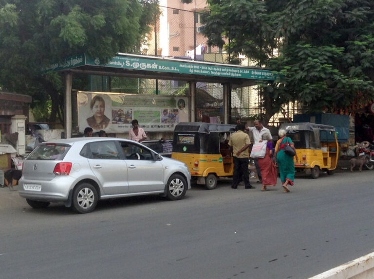 Traffic woes at Vijaya Nagar Bus stand